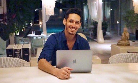 The Top 10 Famous Multi Million Dollar Bloggers - Addicted 2 Success